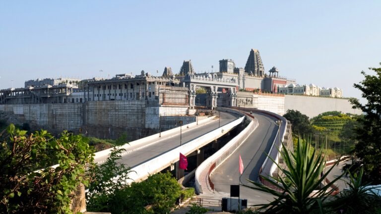 Yadagirigutta Temple Timings, Ticket Price, Accommodation